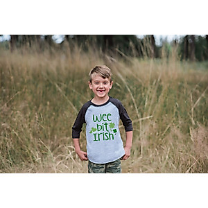 7 ate 9 Apparel Kids Wee Bit Irish St. Patricks Day Grey Raglan Tee 18 Months
