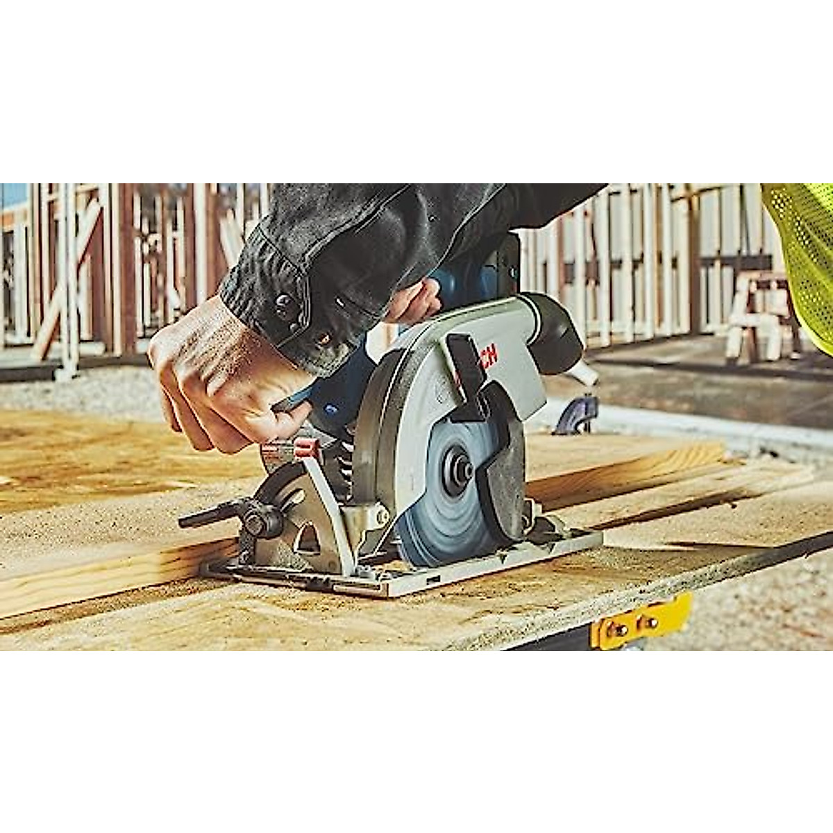 BOSCH GKS18V-22LB25 18V Brushless Blade-Left 6-1/2 In. Circular Saw Kit with (2) CORE18V 4 Ah Advanced Power Batteries