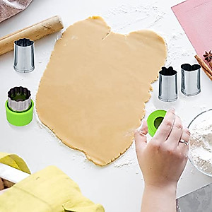 Mini Size Cookie Cutters Set Vegetable Cutter Shapes Set Fruit Cookie Stamps Mold for Kids Baking and Food Supplement Tools Accessories （8 Pcs）