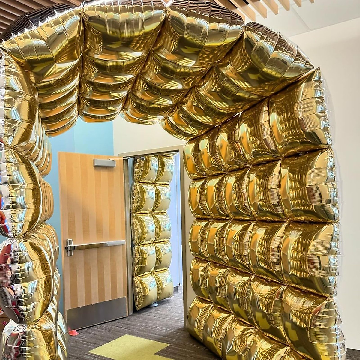 Orgnafey Mylar Metallic Gold Flat Square Foil Balloons Wall Tunnel Background Double Sided Chrome Gold&Silver Balloon Arch Garland Kit For Birthday Graduation Anniversary Party Backdrop Decorations