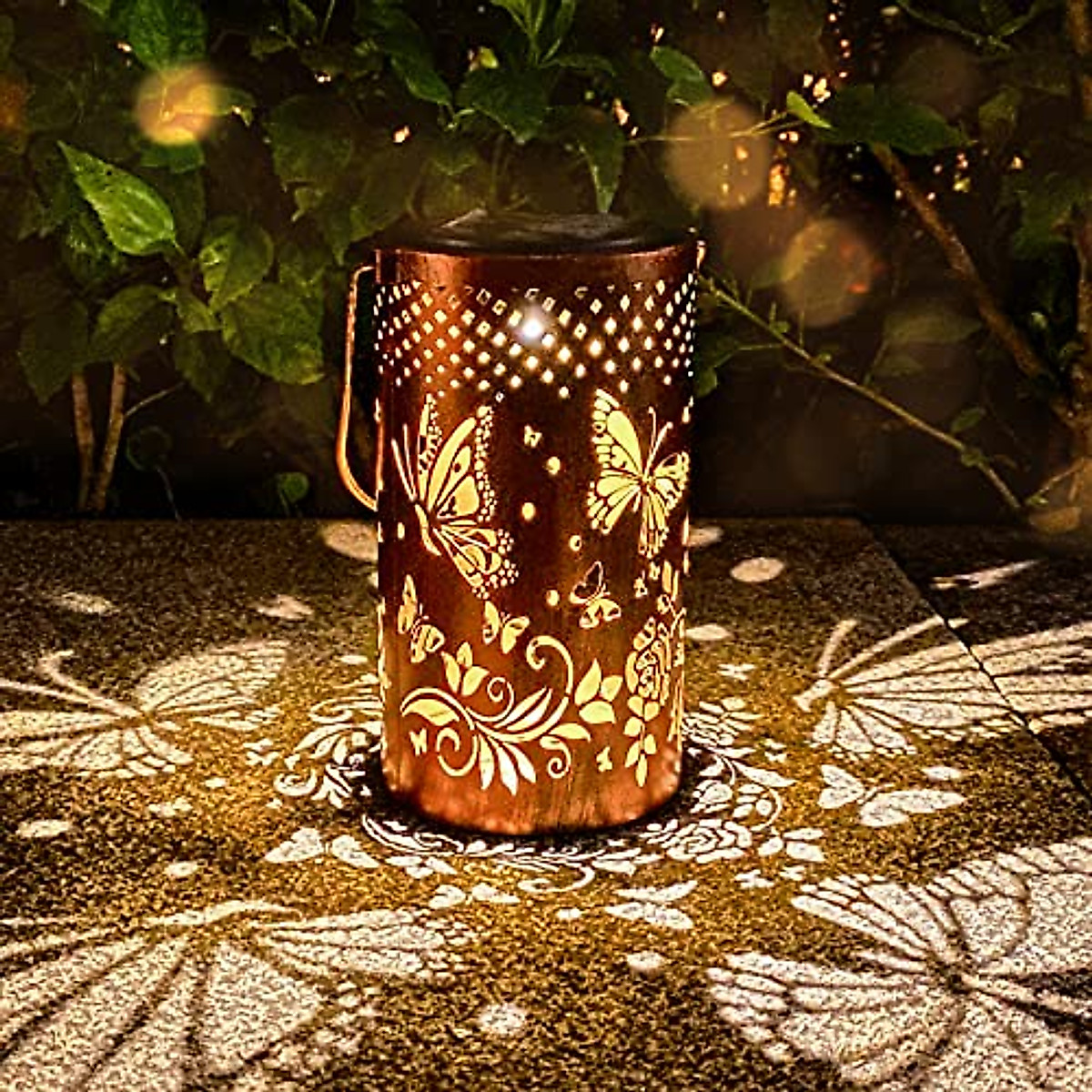 Solar Lanterns Outdoor Hanging Lantern Lights, Butterfly Hollowed-Out Metal Decor Lantern, Waterproof LED Decorative Garden Light - Delicate Garden Decoration for Patio, Yard, Pathway, Landscape
