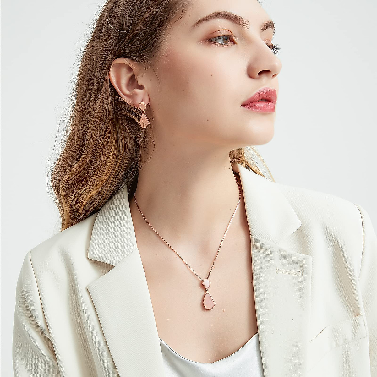 CCmfgjew 18K Handmade Pendant Necklace for Women, Gold Plated Geometry Dainty Solitaire Fashion Pendant Necklaces for Birthday Anniversary Jewelry Gift for Women Wife (Pink)