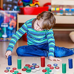 Skylety 400 Pieces Plastic Poker Chips Game Chips 4 Colors Counter Card for Kids Game Playing Learning Math Counting Bingo Game Blank Chips Card for Kids Reward, 0.86 Inch (Red, Blue, Green, White)