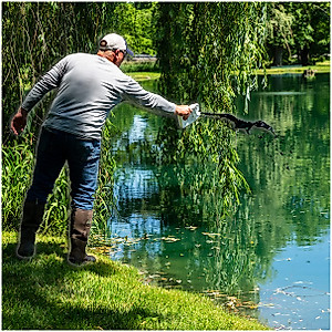 Natural Waterscapes Pond Dye - Midnight Blue Super Concentrate- 1 Quart Treats 1 Acre up to 6 Feet Deep, Dark Natural Looking Blue Pond Dye- Mix of Bright Blue Dye and Black Dye (1)