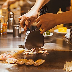 Morole Griddle Accessories Kit, 10PCS Flat Top Grill Accessories Set for Blackstone, Stainless Steel BBQ Accessories with Griddle Spatula, Griddle Scraper, Chopper, Bottles, Cleaning Set, Tong