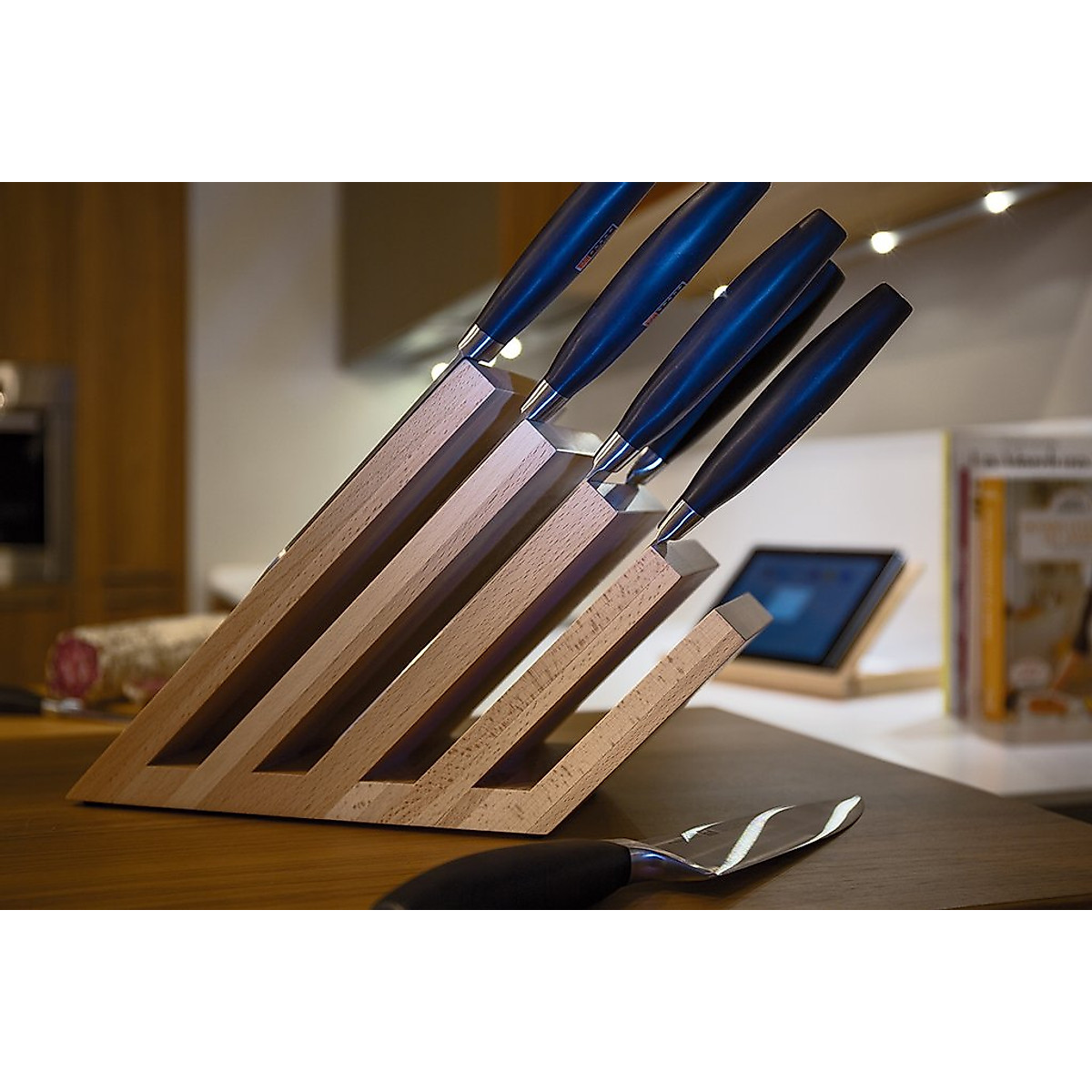 Artelegno Magnetic Knife Block Solid Beech Wood 3 Panel, Luxurious Italian Venezia Collection by Master Craftsmen Displays up to 6 High-End Knives Elegantly, Eco-friendly, Natural Finish