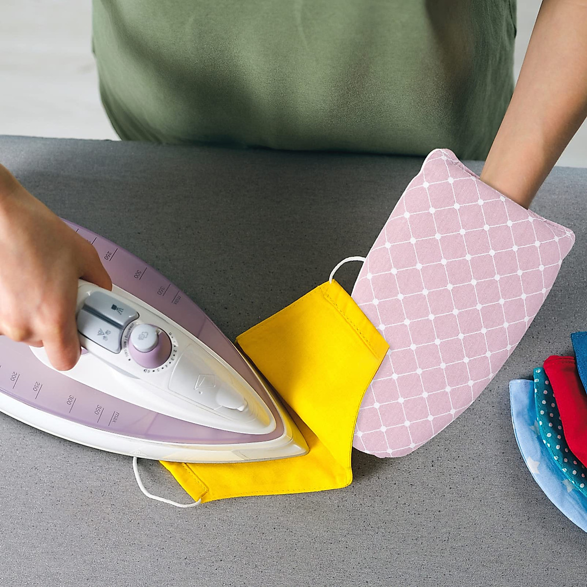 Zerodeko 2pcs Ironing Gloves Food Steamer Over The Door Ironing Board and Iron Holder Baking Gloves Mini Clothes Iron Garment Steaming Gloves Finger Button Sponge Household