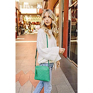 FashionPuzzle Chevron Quilted Medium Crossbody Bag with Tassel Accent (Black)