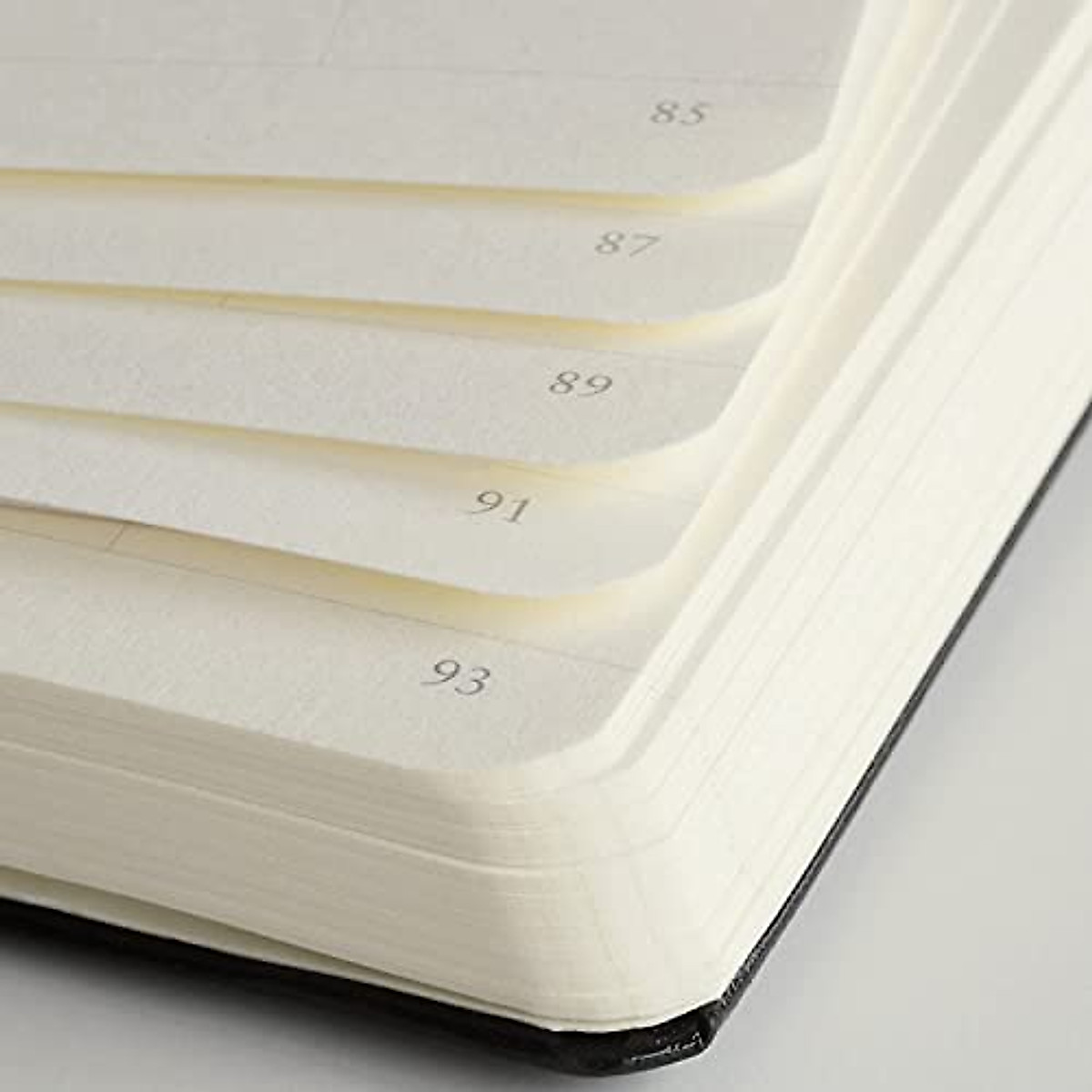 LEUCHTTURM1917 - Notebook Hardcover Medium A5-251 Numbered Pages for Writing and Journaling (Berry, Dotted)
