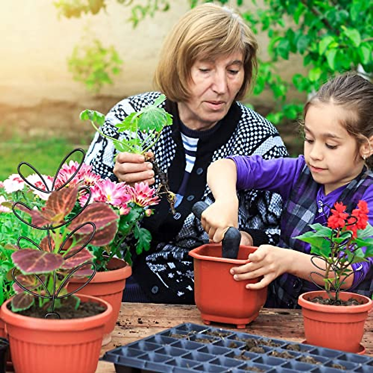 4 Pcs Small Metal Trellis for Potted Plants,Indoor Plants Trellis for Climbing,Leaf Shapes Mini Plant Trellis Support Stake House Plant Trellis for Garden Potted, Hoya, Pothos, Flower, Monstera(Black)