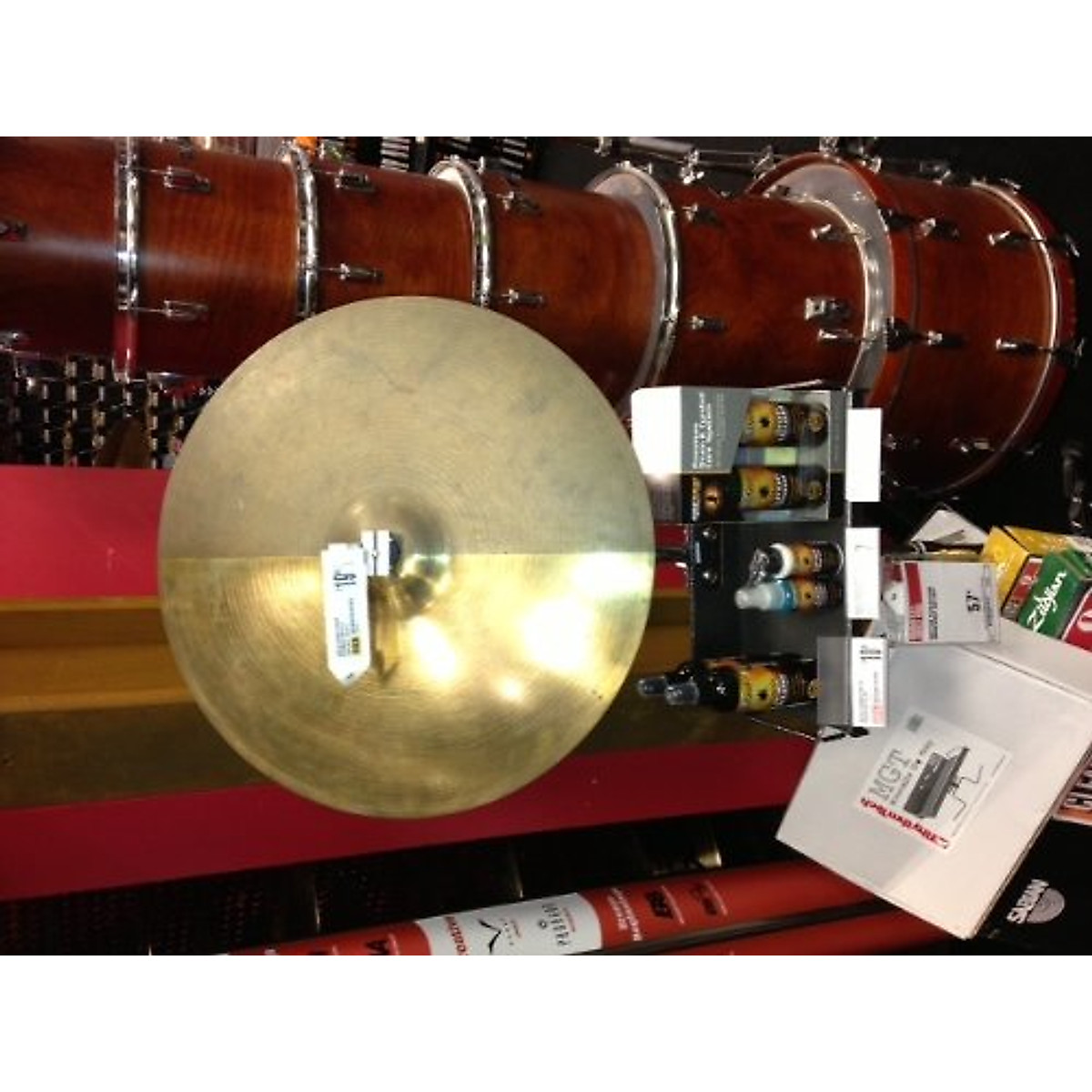 MusicNomad Premium Cymbal Cleaner for Brilliant Finishes, 8 oz. (MN111)