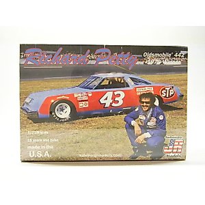 SJM NASCAR Richard Petty 1979 Winner Oldsmobile 442 Model CAR KIT