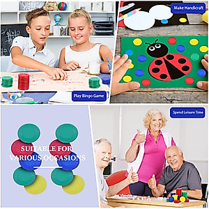 Skylety 400 Pieces Plastic Poker Chips Game Chips 4 Colors Counter Card for Kids Game Playing Learning Math Counting Bingo Game Blank Chips Card for Kids Reward, 0.86 Inch (Red, Blue, Green, Yellow)