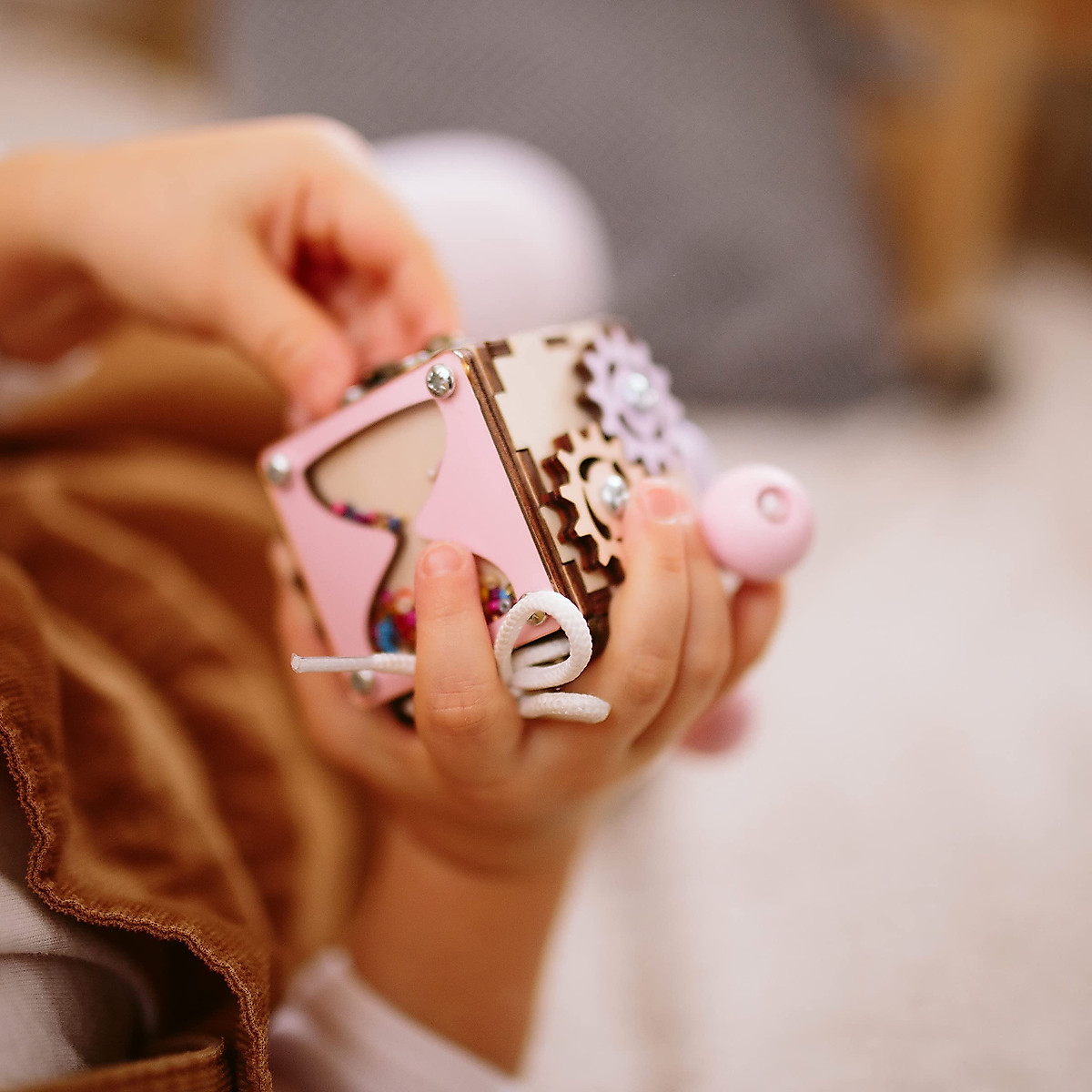 BrainUpToys Busy Activity Cube for Travel Toddlers Kids Children Baby - Busy Board – Wooden Sorter Toy - Montessori Toy - Learn to tie Shoes, Lacing - Developmental Toy - Learning Basic Life Skills