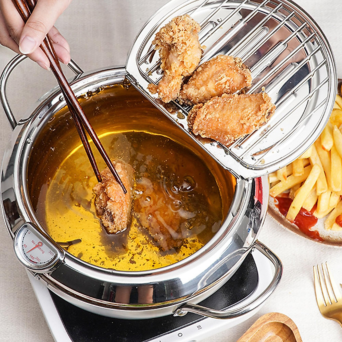 Deep Fryer Pot, Japanese Style Tempura Deep Fryer Frying Pot With Thermometer, Lid, Oil Drip Drainer Rack for French Fries Fish Shrimp Chicken 7.9 Inch/2.2 L 304 Stainless Steel Gifts