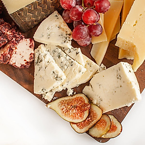 igourmet Exquisite Cheese Tasting Gift Box - This Collection Brings Together 8 Incredible Cheeses, Accompanied By Delicious and Crispy Imported Gourmet Crackers