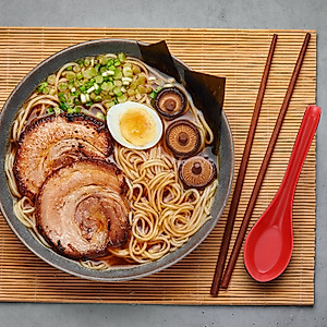 Hushee 100 Pcs Asian Chinese Soup Spoons 6.3 Inches Japanese Korean Soup Spoons Miso Soup Spoons Red and Black Spoons Bulk with Hook for Melamine Soba Wonton Rice Pho Ramen Noodle Soups Dumpling