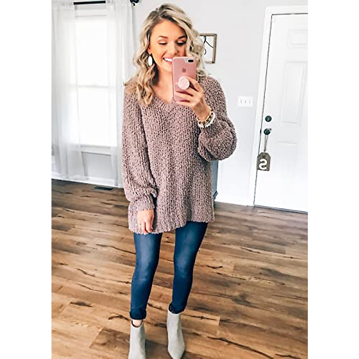 KIRUNDO Women's 2023 Fall Winter Oversized Fuzzy Popcorn Sweaters Trendy V Neck Long Sleeve Cozy Pullover Tunic Tops(X-Large, Khaki)