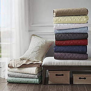 Madison Park Quebec Reversible Quilt Set Damask Design, Double Sided Stitching All Season, Lightweight Bedspread Bedding Set, Matching Sham, Navy, King(120"x118") 3 Piece