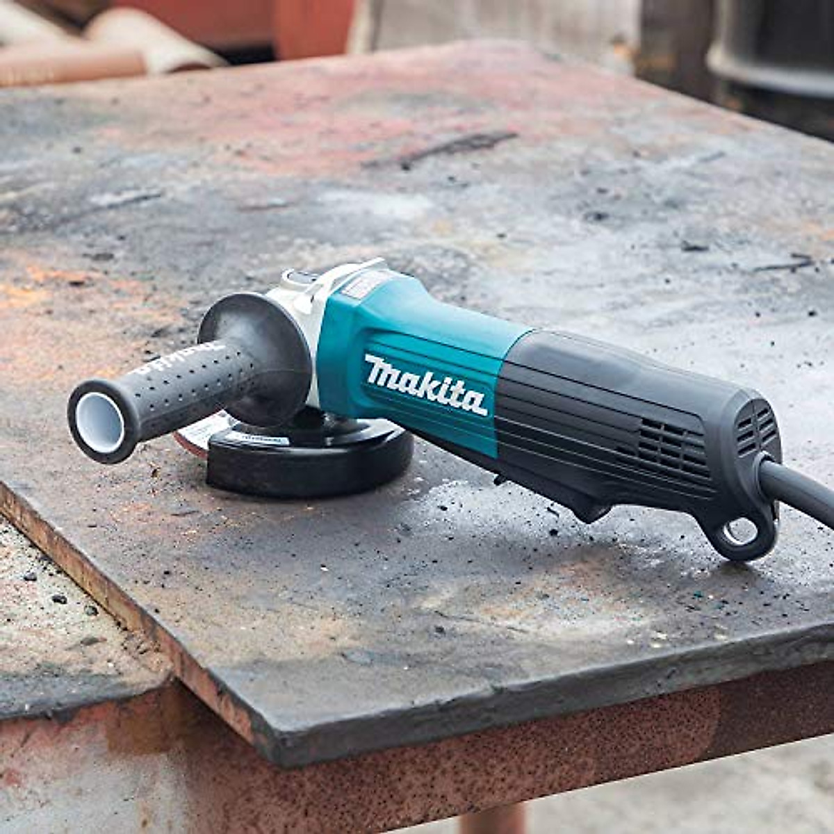 Makita GA5052 4-1/2" / 5" Paddle Switch Angle Grinder, with AC/DC Switch