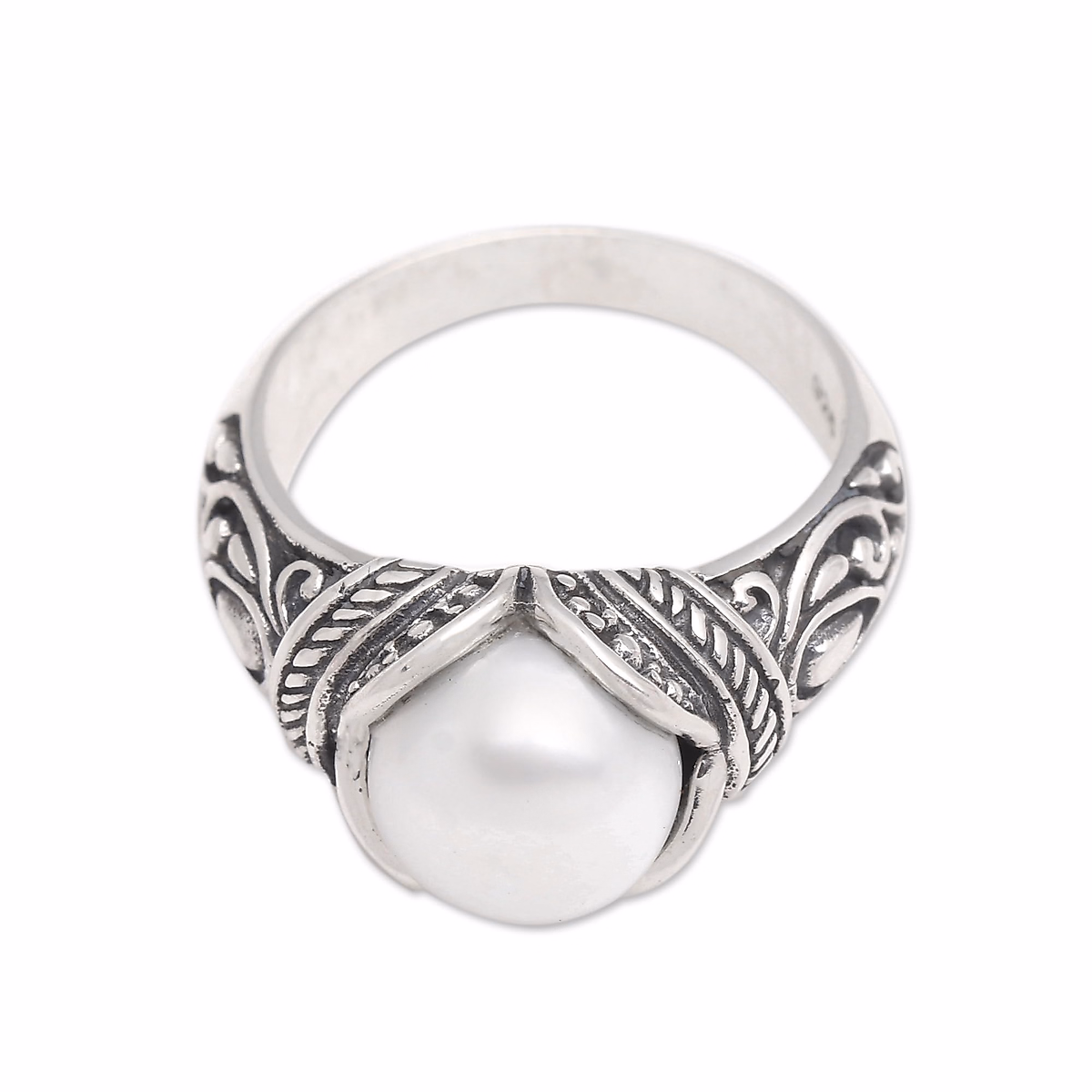 NOVICA Artisan Handmade Cultured Pearl Cocktail Ring Balinese Sterling Silver Women's White Single Stone Indonesia Birthstone [ring Front 0.4 in L x 0.4 in W x 0.4 in H Band Width 3 mm W] ' Luminous