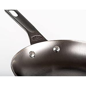 GSI Outdoors Guidecast 8” Frypan I Cast Iron, Lightweight, Gourmet Frying Pan, Camp Cookware