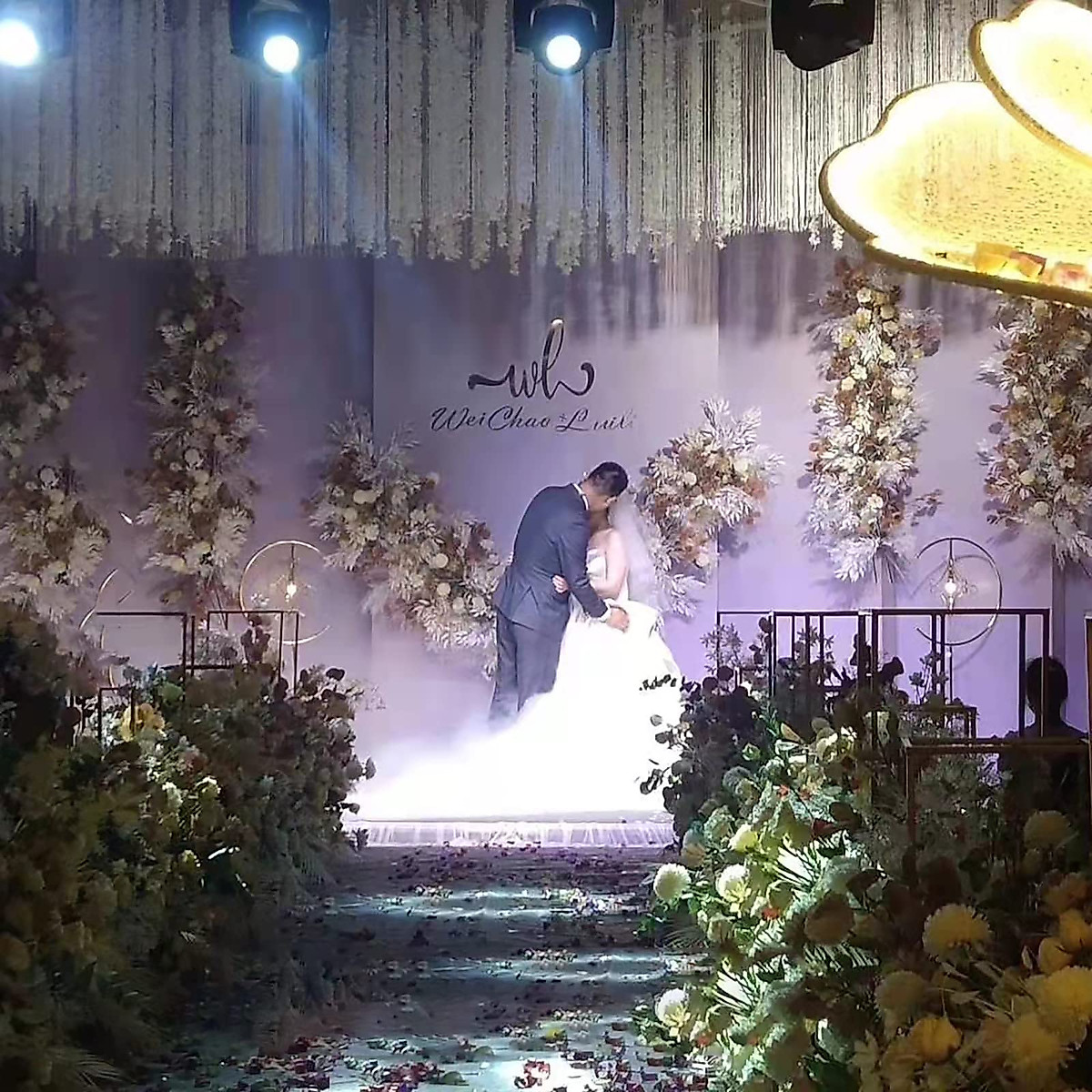 Janinka 6.5 Feet Wisteria Garland Flower Garlands Faux Wall Flowers Vine Flower Backdrop Flowers Hanging for Wall Arch Garden Home Wedding Decor (Milky White, 12 Packs)