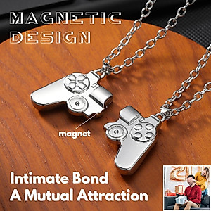 UNIQULAR Game Controller Necklaces, Matching Necklace for Couples or Best Friends, Best Friend Necklace, Friendship Necklace (Silver)