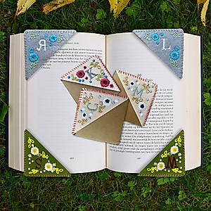 26 Personalized Embroidered Corner Bookmark, Felt Triangle Page Stitched Corner Handmade Bookmark,Cute Flower Bookmarks for Book Reading Lovers Meaningful Gift Spring-M