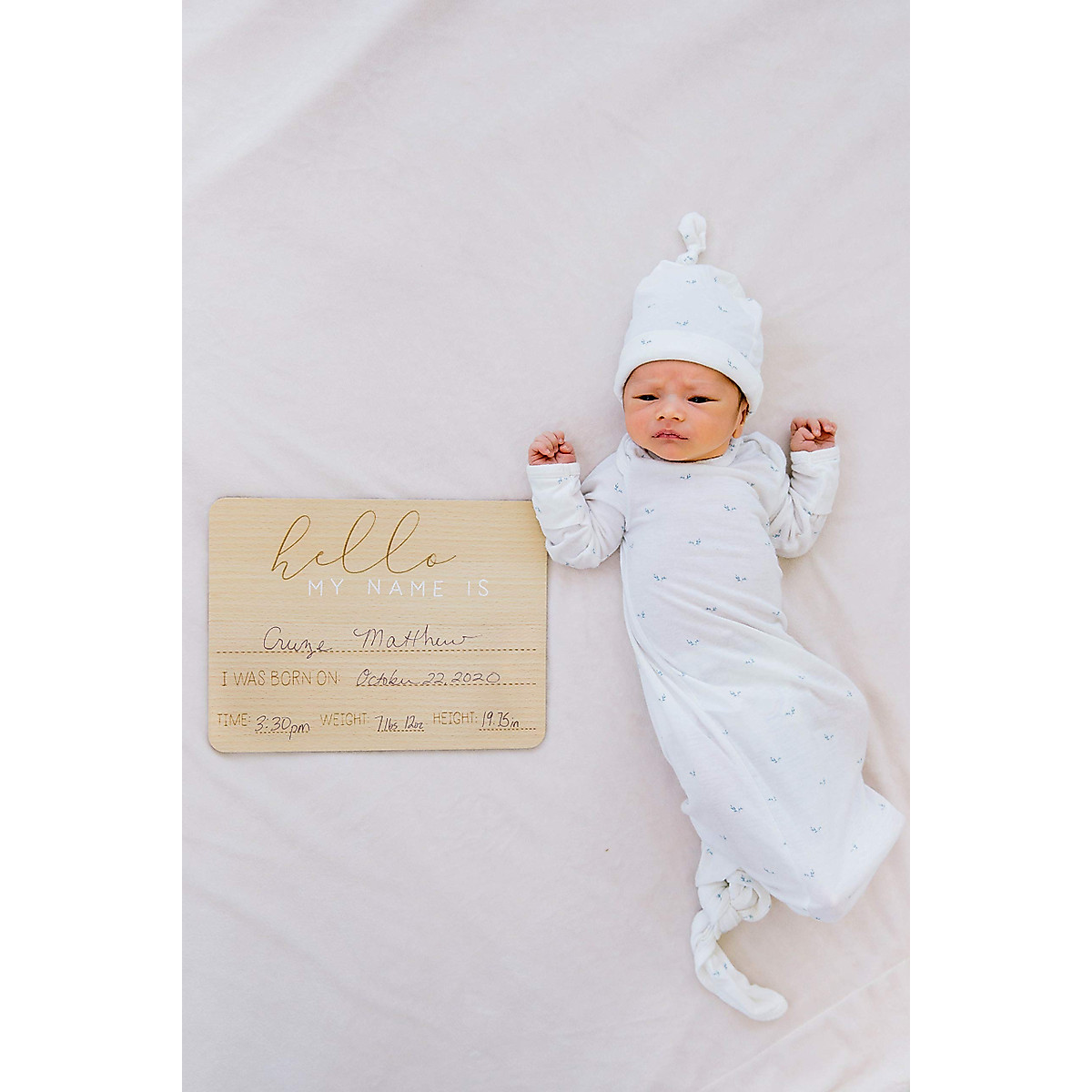 Pearhead Baby Welcome Sign, Gender-Neutral Hello Baby Arrival Photo Prop, Hospital Birth Announcement, Newborn Birth Stats Board Photo Prop, 8.25" x 11", Wood