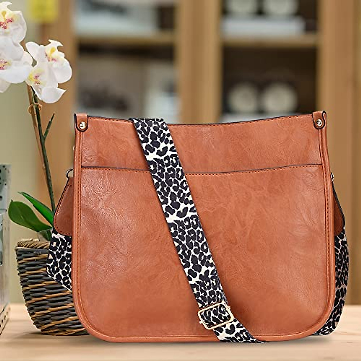 JQWSVE Crossbody Bags for Women Vegan Leather Crossbody Purse with Guitar Strap Designer Hobo Handbag Zipper Shoulder Bag