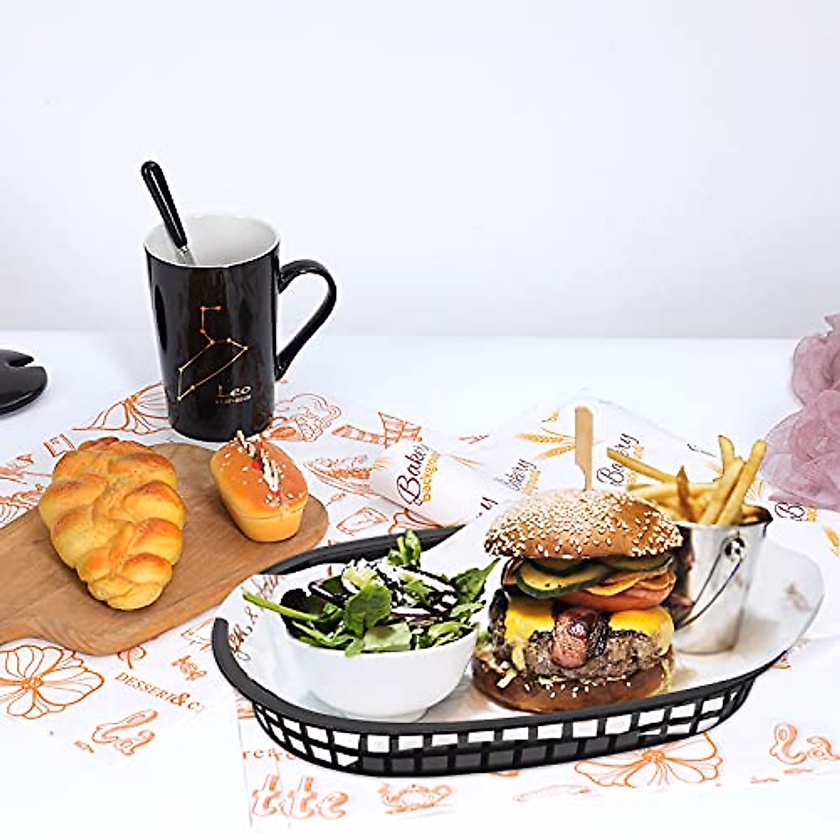 Cedilis 40 Pack Fast Food Baskets, 10.5 x 7 Inch Black Plastic Baskets, Food Service Tray for Hot Dogs, Burgers, Sandwiches, Fries, Barbecues, Picnics, Parties