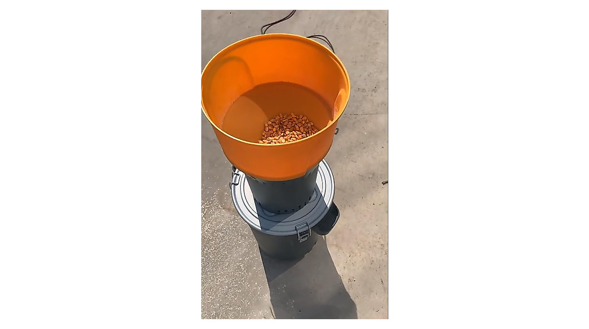 Electric Corn Grinder 1300W - Efficient Grain Mill