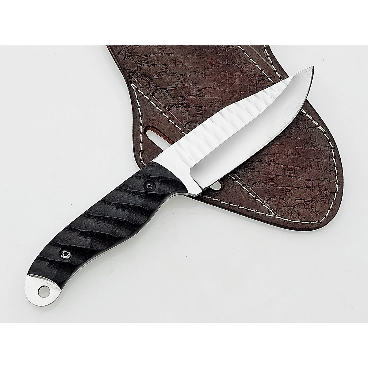 Nice Hand made High carbon steel skiner knife, Hunting knife for skinning, Survvial for camping and hiking with Beautiful leather sheath. (BROWN)