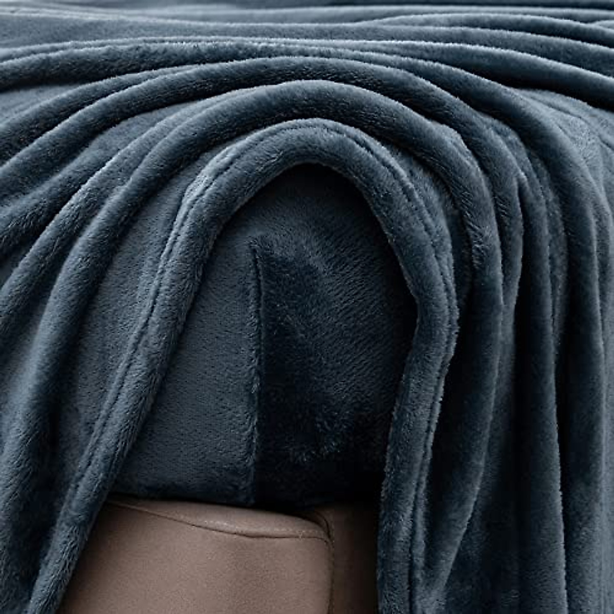 Great Bay Home Extra Soft Velvet Plush Queen Micro Fleece Sheet Set | Deluxe Microplush Non Pilling Sheets, Deep Pocket | Lavish Sherpa Velvet Luxe Collection (Queen, Denim Blue)