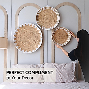 CHI AN HOME 23 inches Giant Boho Wall Baskets Decor, Extra Large Hyacinth Hanging Basket for Farmhouse & Rustic Wall Home Decoration, 22¾", 18¾", 14¾", Natural Woven Wall Art for Living Room or Bedroom, Table Settings (White)