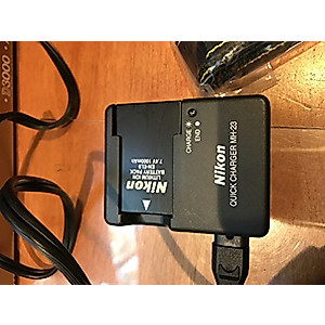 Nikon D3000 10MP Digital SLR Camera with 18-55mm f/3.5-5.6G & 55-200 AF-S DX VR Nikkor Zoom Lenses