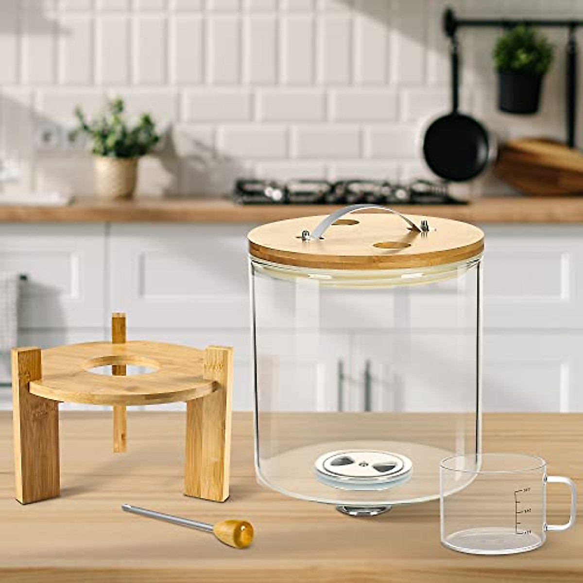 Vuinop Rice Dispenser, Rice Storage Container：Flour and Cereal Container with Airtight Lid and Wooden Stand, Glass Food Storge Container for Kitchen Organization and Pantry Store (5L)