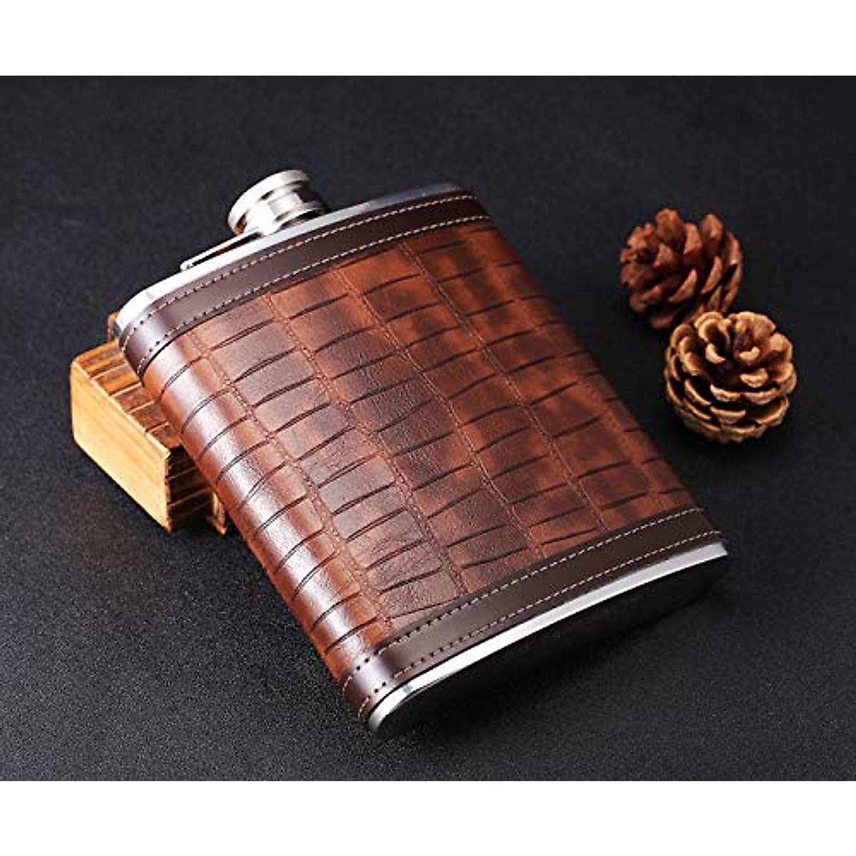 18 oz Crocodile Leather Pattern Large Capacity Brown Stainless Steel Whiskey Liquor Hip Flask with PU Leather Wrapped, TOX TANEAXON