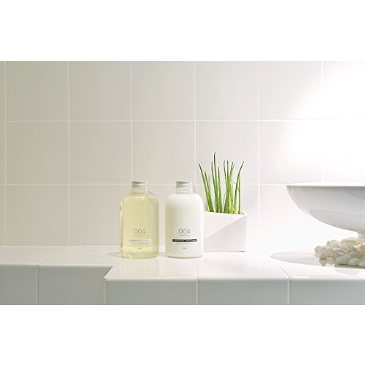 TAMANOHADA Shampoo Naturally Refreshing and Fragrant, No. 004 Gardenia, 18.25 Fluid Ounce