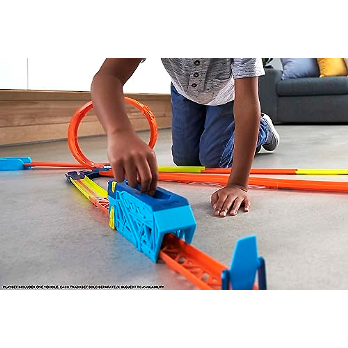Hot Wheels Track Builder Unlimited Slide & Launch Pack for Kids 6 Years & Older with a 1:64 Scale Hot Wheels Vehicle, Moveable Kicker Booster & 3 Track Pieces that Connect to Other Sets
