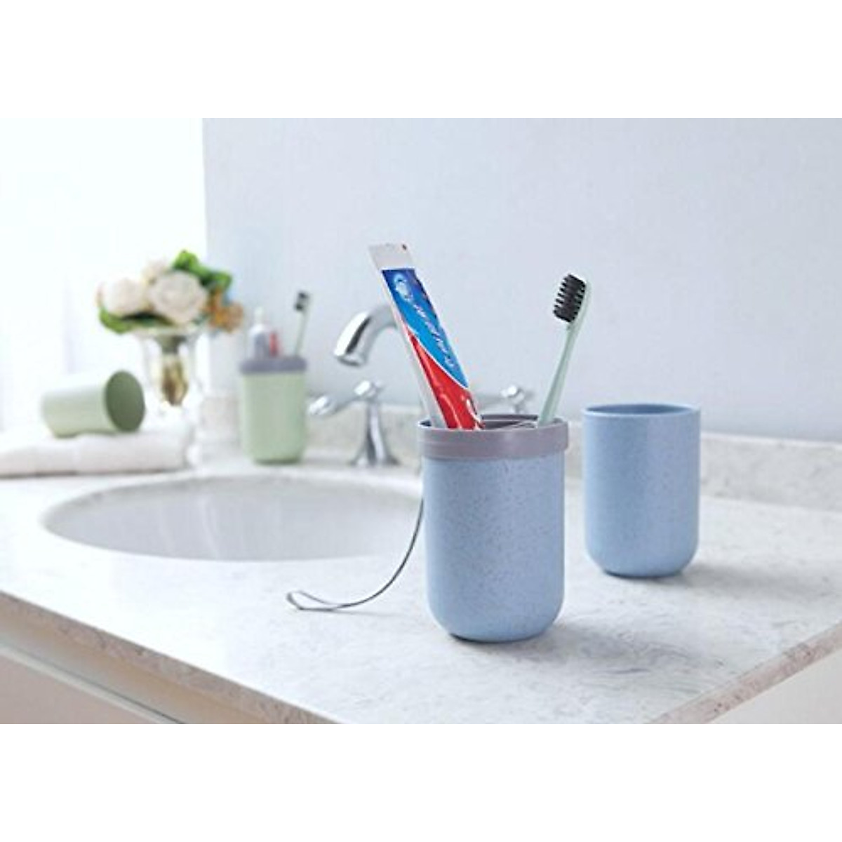 1Pcs Travel Toothbrush Cup Multifunction Wheat Stalk Wash Gargle Cup Portable Business Trips Handy Travel Toothpaste Case Holder Container Storage Box Organizer for Travel and Outdoors (Blue)