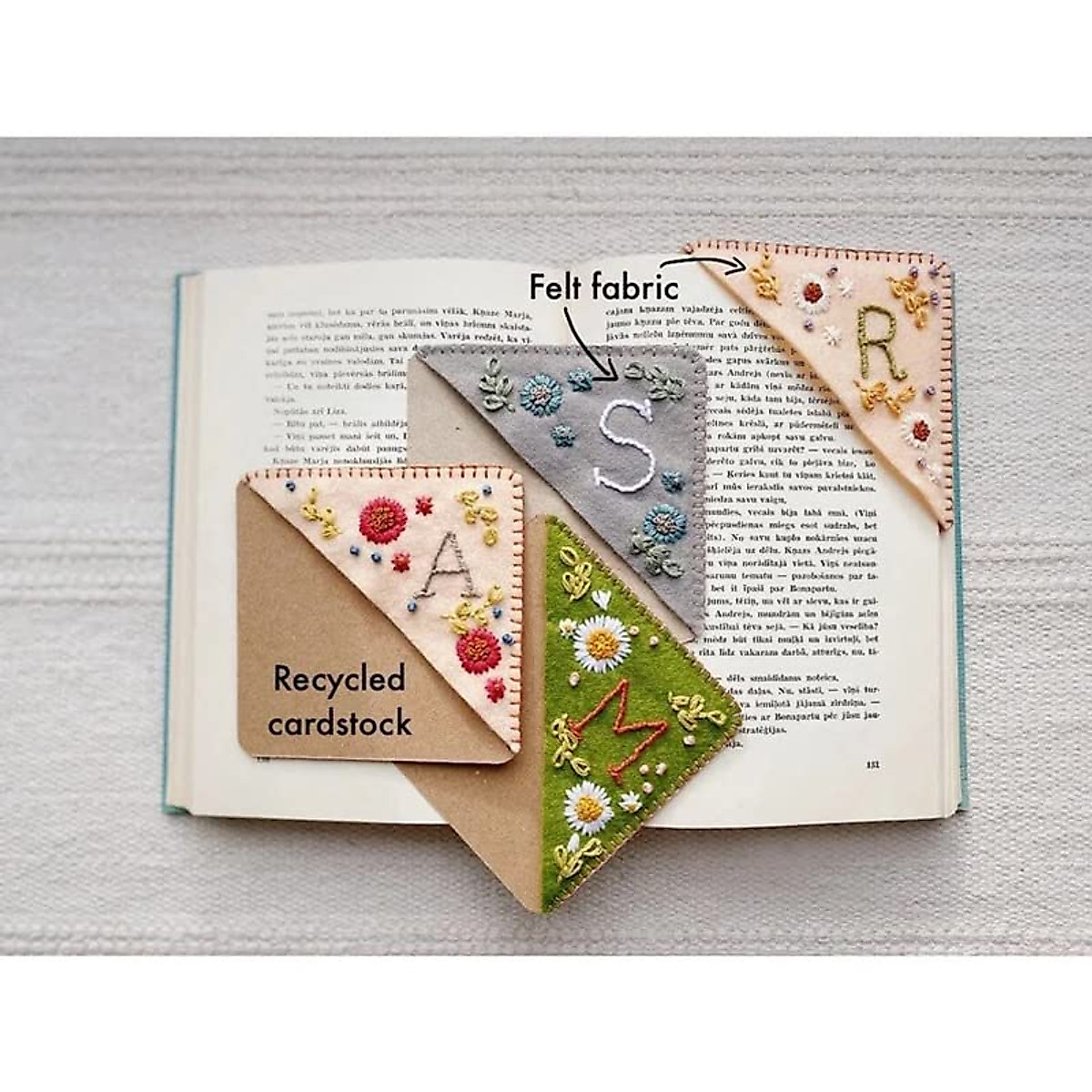 26 Letters Personalized Hand Embroidered Corner Bookmark,Felt Triangle Page Stitched Corner Handmade Bookmark,Unique Cute Flower Letter Embroidery Bookmarks Accessories for Book Lovers
