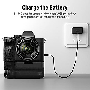NEEWER Vertical Battery Grip with 2.4G 131ft/40m LCD Remote Control, Replacement for VG-C4EM, Works with NP-FZ100 Battery, Compatible with Sony A7R V A7R IV A9 II A7 IV A7S III A1 Cameras BG A7IV