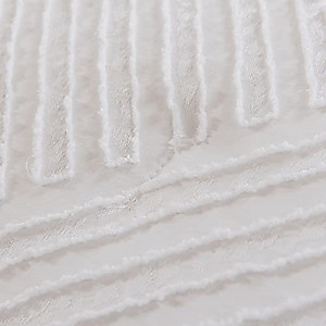 LAVACHEY California King Comforter Set, Tufted White Comforter Set, Boho Bedding Comforter Sets Extra Fluffy, Ideal for All Seasons 3 Pieces (1 Comforter, 2 Pillowcases)