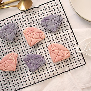 Diamond cookie cutter, 1 piece - Bakerlogy