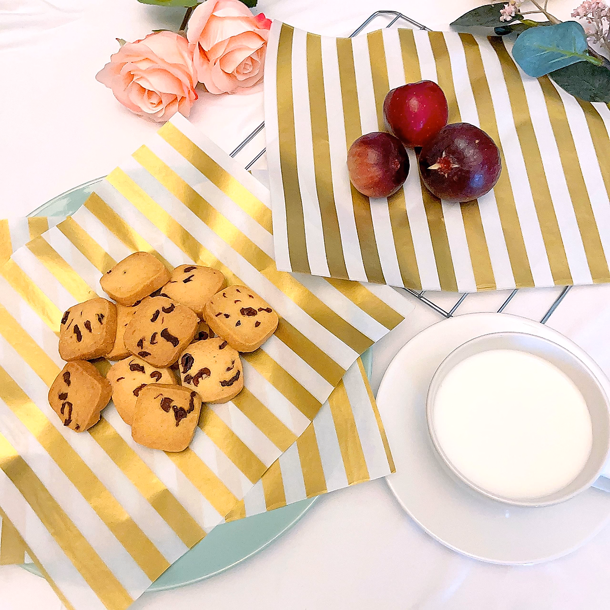 Suiwen 150 Women's Day Gold and White Striped Wax Paper Sheets, Food Picnic Paper, Greaseproof Paper,Waterproof Dry Hamburger Paper Liners Wrapping Tissue for Plastic Food Basket(Gold/White)