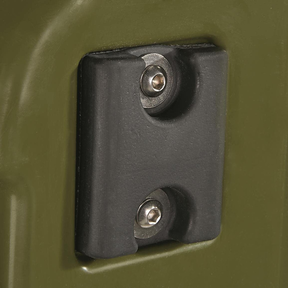 Guide Gear Ice Chest Camping Cooler Large and Rotomolded 90 Quart, Grizzly Bear Resistant Tan/Green