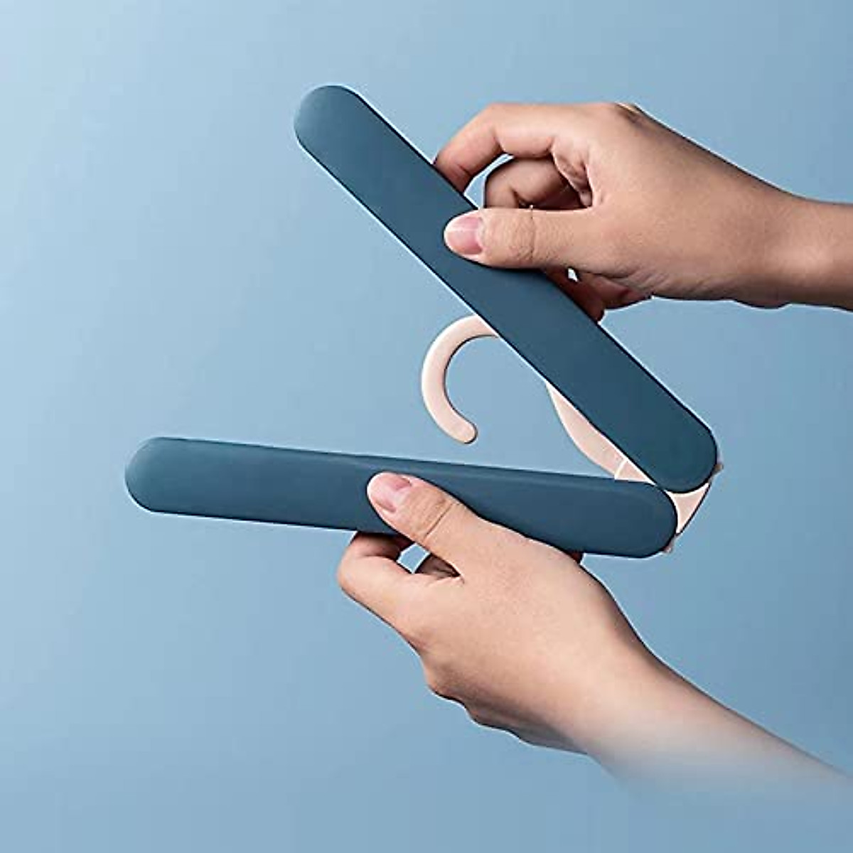 XINGWANG 4-Piece Portable Folding Travel Hanger, Outdoor Drying Rack with Clip, Travel Goods