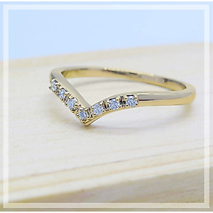 Dazzlingrock Collection 0.10 Carat (ctw) Round White Diamond 7 Stone Chevron Wedding Ring for Her in 18K Yellow Gold Size 6